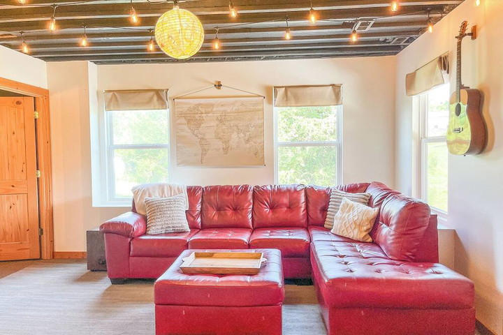 Tranquility Heights: Deck, 3.5 Acres, Darts, Movie Room, Desk W/printer - Ozark, MO