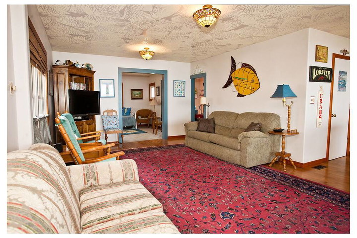 'American Classic' **Beachfront** Historic Nye Beach - Best Location - 3br Home - Newport, OR