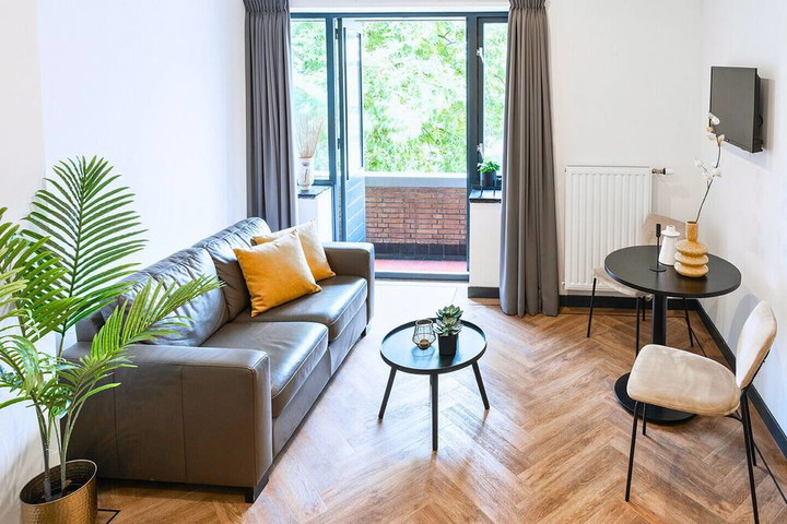Gezellige Ruimte In Tilburg Met 100+ Mbps Wi-fi, Smart Tv En Een Privébalkonperfect Voor Werk En Ontspanning. - Dongen