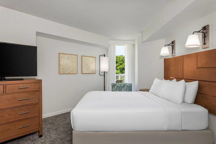 Santa Barbara | Romantic Beach Retreat | Pool + Beach - Fort Lauderdale