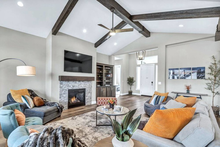 Luxe 1-level Home | Family-friendly | Lush Yard | Steps To Hike & Golf - Carson City, NV