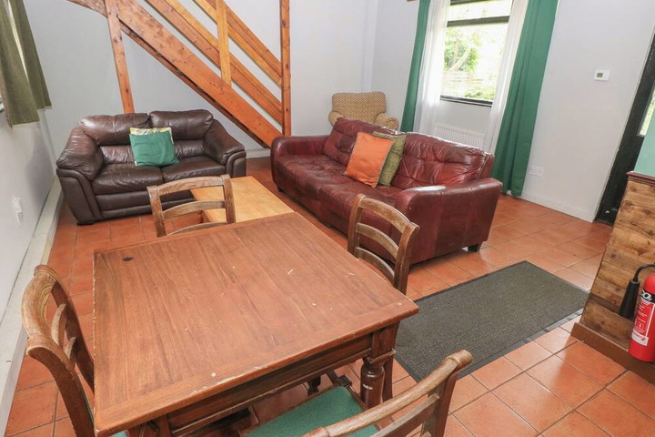 Cabin No. 10 - Salt And Fern Cabins, Family Friendly In Port Talbot - Port Talbot