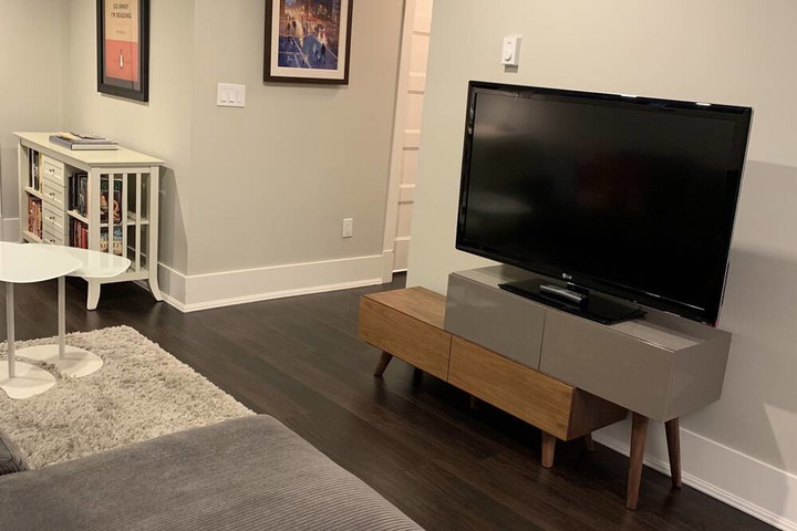 Construido En 2013, Lujosa Suite De Un Dormitorio - West Vancouver