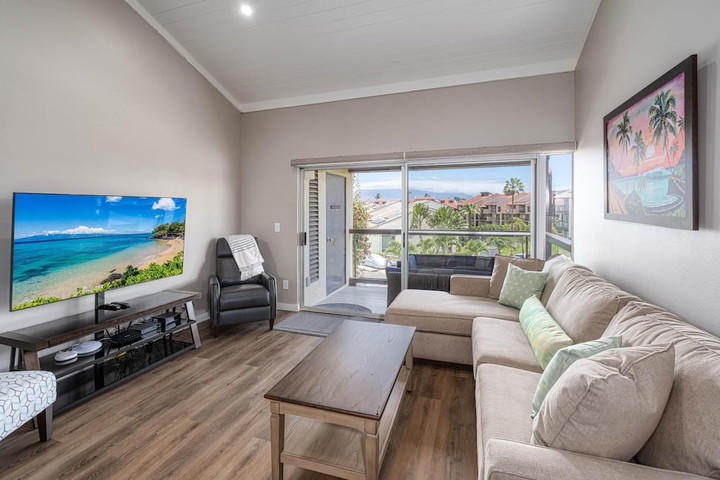 Newly Remodeled Directly Across The Street From Kamaole 3 Beach - Maui, HI