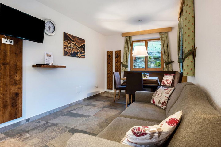 Ferienwohnung "Schwarzenstein" Mit Gemeinschaftlich Genutztem Whirlpool & Garten - Sand in Taufers