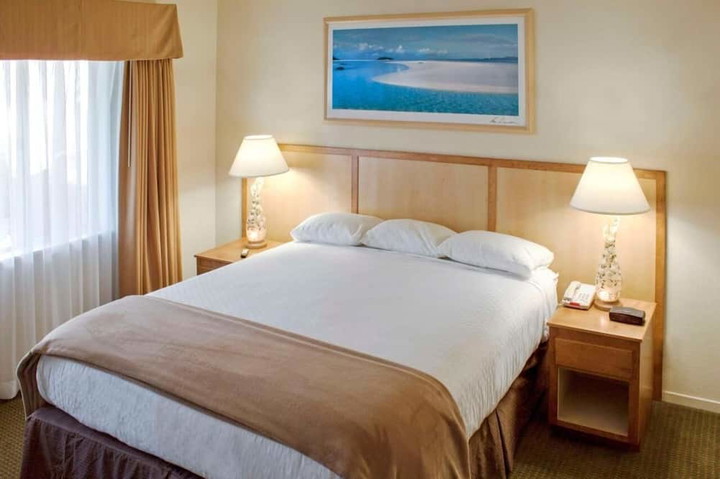 Your Relaxing Getaway Awaits! 3 Spacious Units, Onsite Pool, Free Parking - Avila Beach, CA