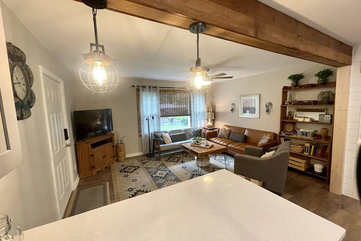 Mid-century Magnolia 1950s Bungalow In Marietta Ga - Marietta, GA