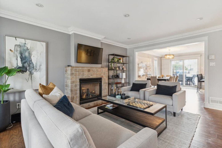Luxury 3 Bedrooms House, Pool, Garage - Ottawa
