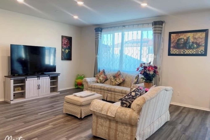 15% Off Spacious And Confoetable One-story  4 Rooms - Ontario, CA