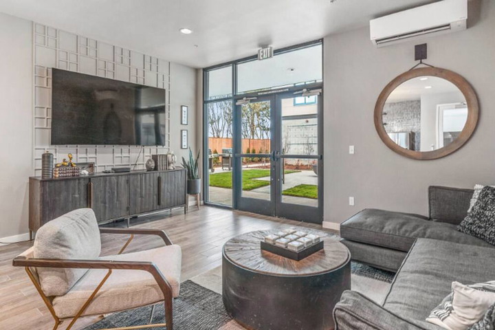 Landing | Amazing 2bd, Gym - Portland, OR