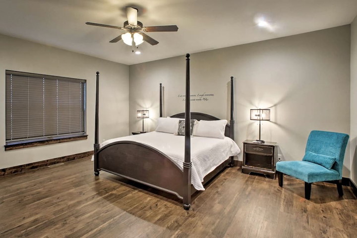 Tomahawk Lodge Wheelchair Friendly W/bluff View Near Branson! Pickleball Court - Missouri