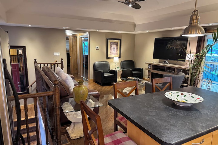 Scugog Island- Lake View & Access!!! Enjoy Your Private Retreat  Deeded Access! - Port Perry