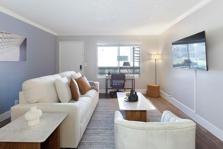 Landing | Spectacular 1bd, Gym - Las Vegas, NV