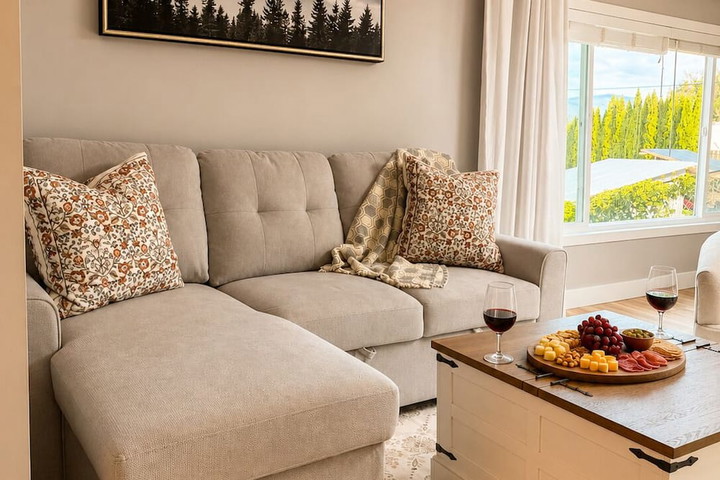 Mountain Views - Sleeps 4 - Pet Friendly - Close To Wineries, Beach + Rail Trail - Lake Country