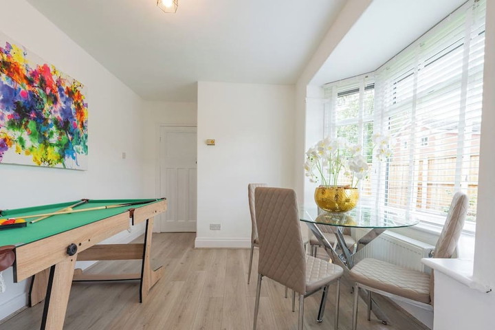 House In Bury W/ Pool Table - Sleeps 6 - Bury