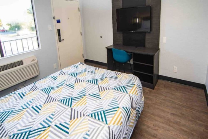 Motel 6 Ft. Pierce, Fl | 1 Queen Bed - Fort Pierce, FL