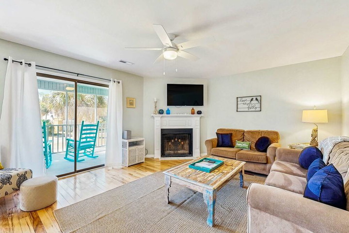 2nd-floor Condo Retreat With Screened Porch And Golf Course Views - Edisto Beach, SC