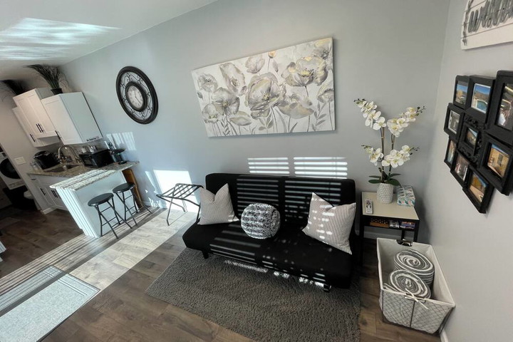 Unique 1-bdrm Poolhouse With 24hr Access To Pool & Jacuzzi - Phoenix, AZ