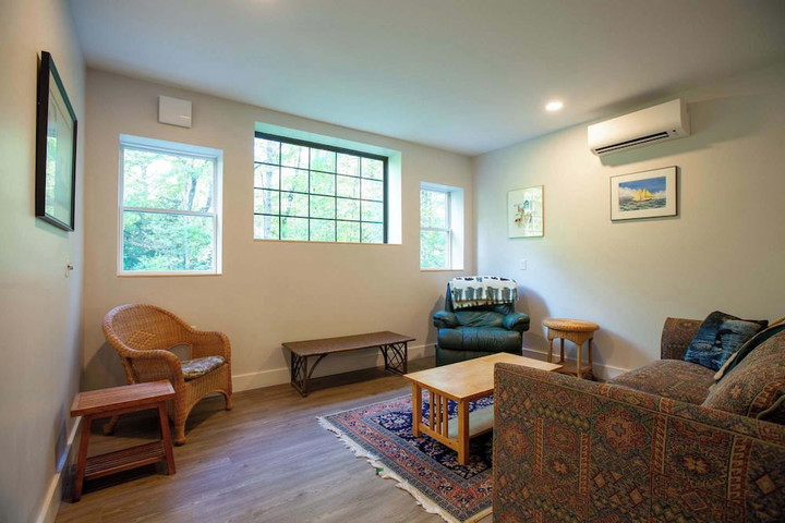 Modern Woodland Escape W Wshr Dryer And Large Yard - Middlebury, VT