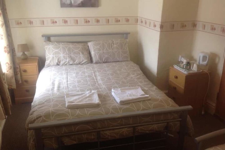 Pleasure Beach Pet-friendly San Diego Guesthouse - Blackpool