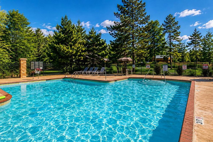 Lakeview Home With Dock On The Whitefish Chain, Outdoor Pool, Pickleball & More - Minnesota