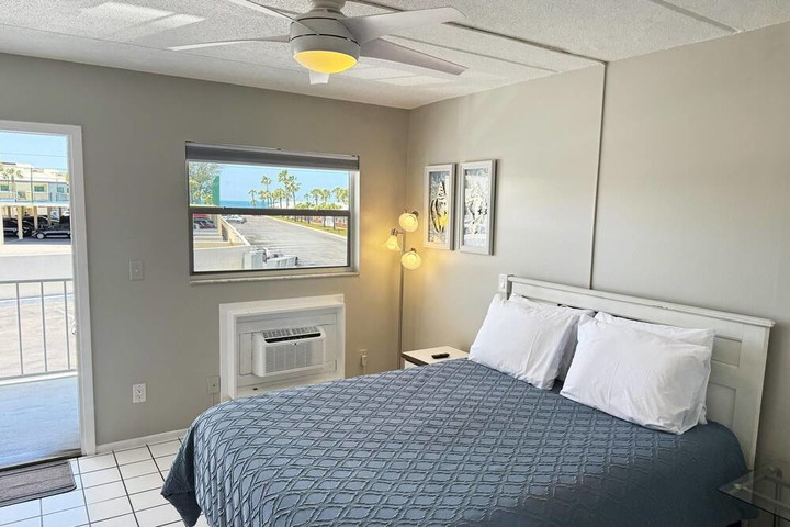 Venice Villas Upper Floor - Pool & Beach - Venice, FL