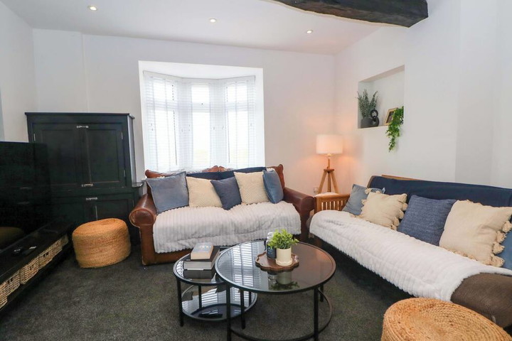 Broad Beams, Pet Friendly, Country Holiday Cottage In Neston - Wirral