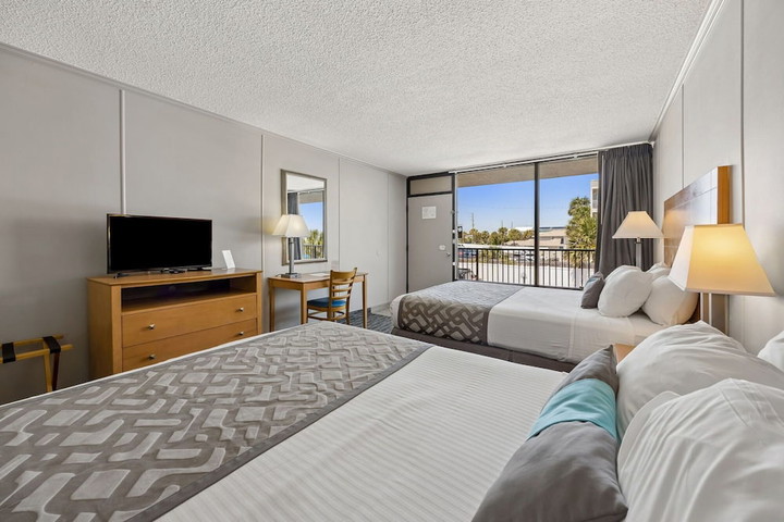 Beachside Motel Deluxe Near Ocean - Fernandina Beach, FL