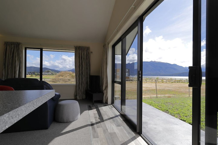 Whitestone Cottage Lakefront In Te Anau - Te Anau