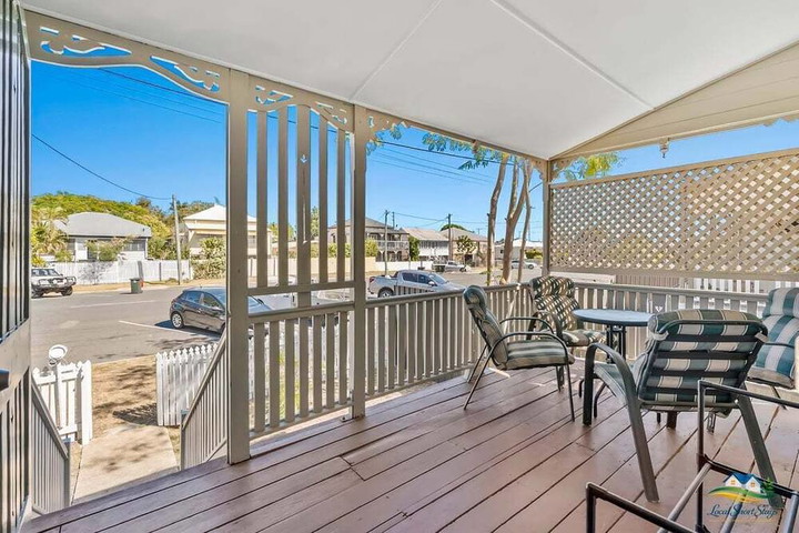 Work-friendly Cottage | 3 Bathrooms + Parking - Rockhampton
