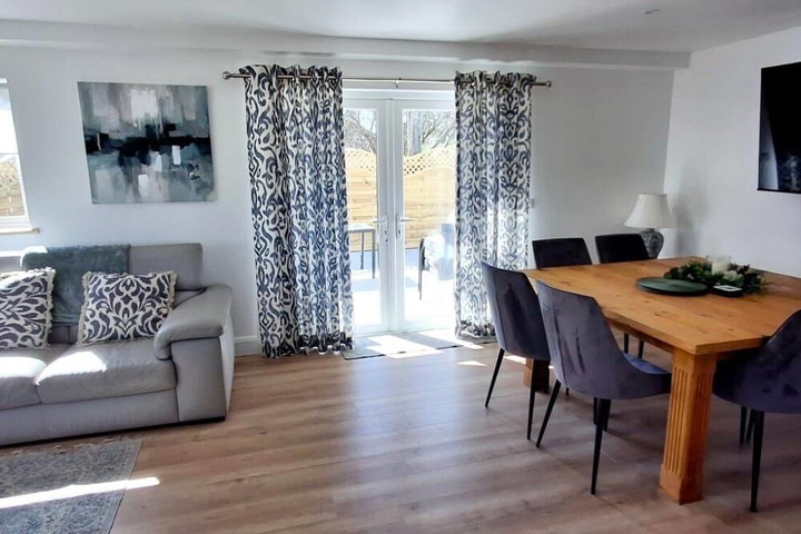 The Discovery Lodge - Sleep In Luxury, Wake To Mountains - Limavady
