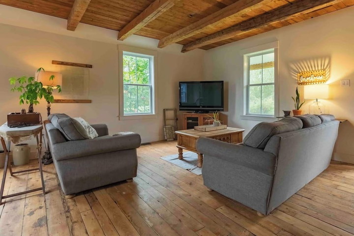 Little Dutch House - 100 Yr Old Restored Farmhouse - Nova Scotia