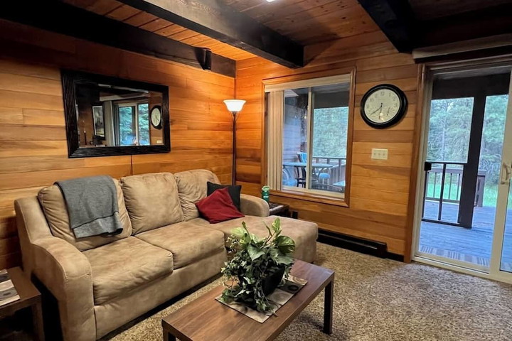 Enjoy Privacy In The Pines, Close To Golf Course - Garden Valley, ID