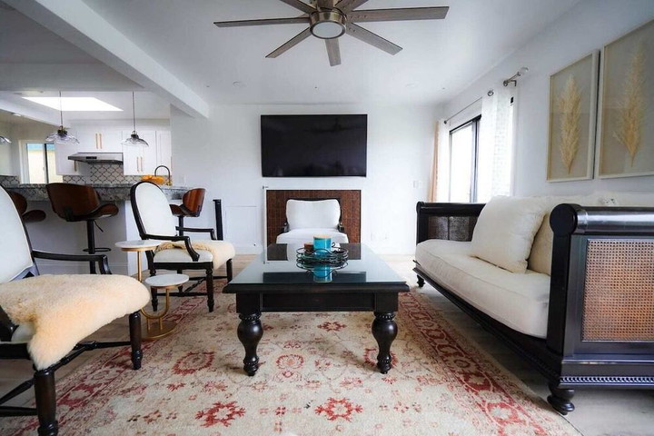 Beachside Gated Retreat W/ Pool & Hot Tub - Port Hueneme, CA
