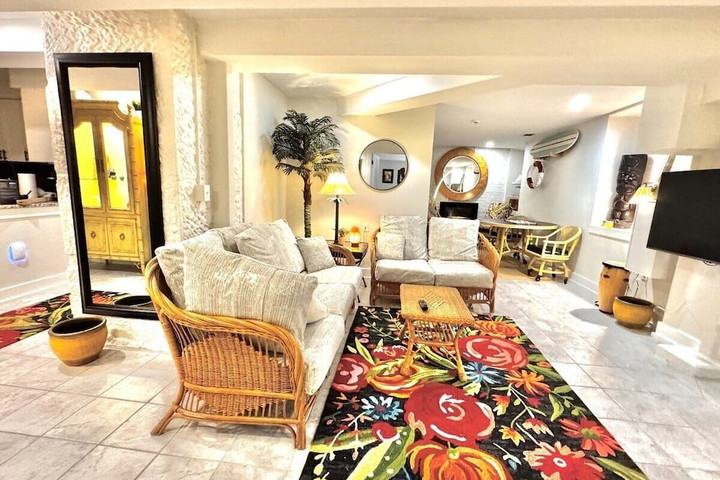Tropic Retreat In The Heart Of The City - Mansfield, OH
