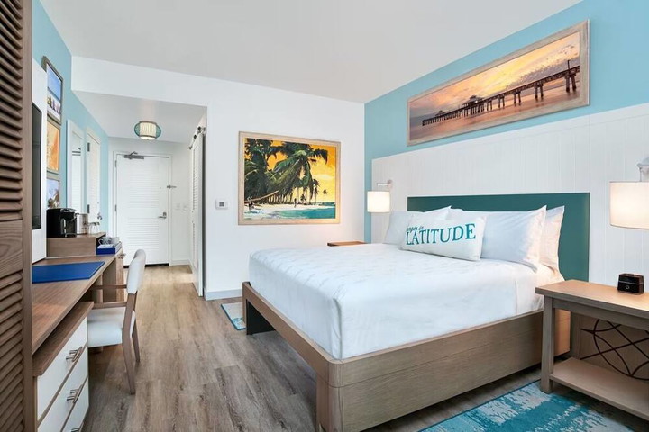 Gorgeous Beach Retreat W/ Private Balcony & Outdoor Swimming Pool | 2 Rooms - Sanibel Island, FL