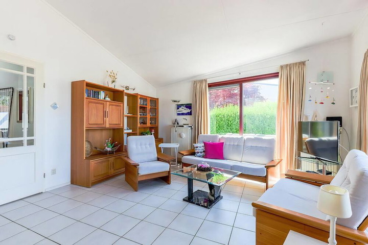 Sunny Bungalow With Private Jetty. - Friesland