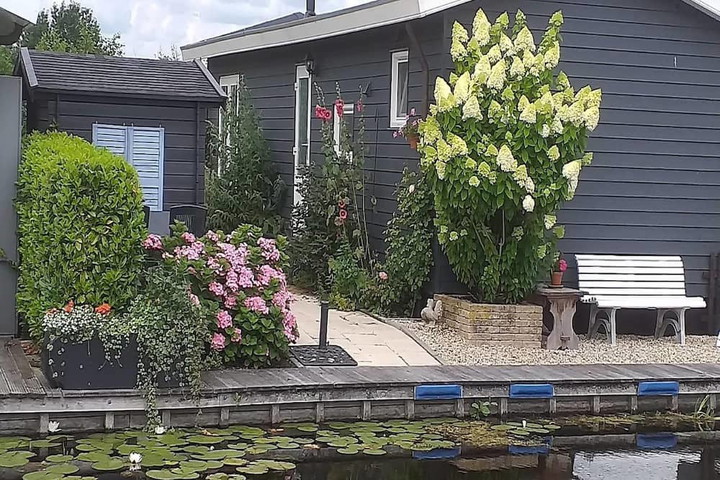 Canal-side Stay, Giethoorn - Giethoorn