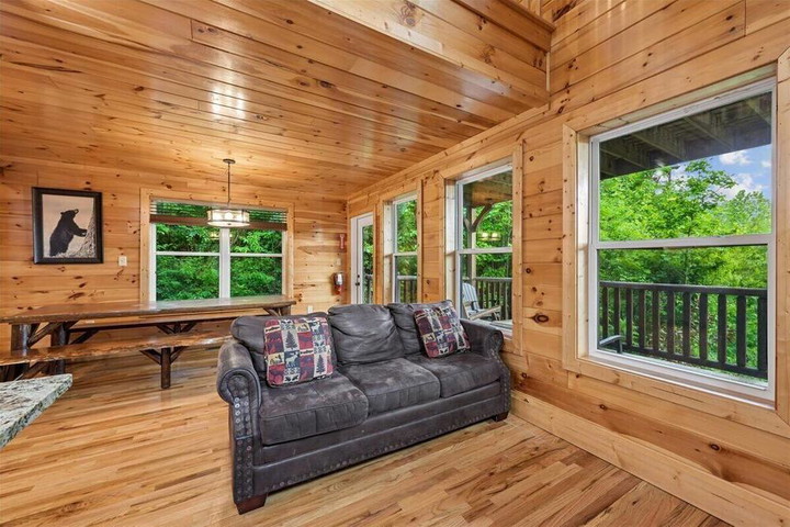 Spacious 3bedroom Cabin W/ Theater & Game Room - Gatlinburg, TN