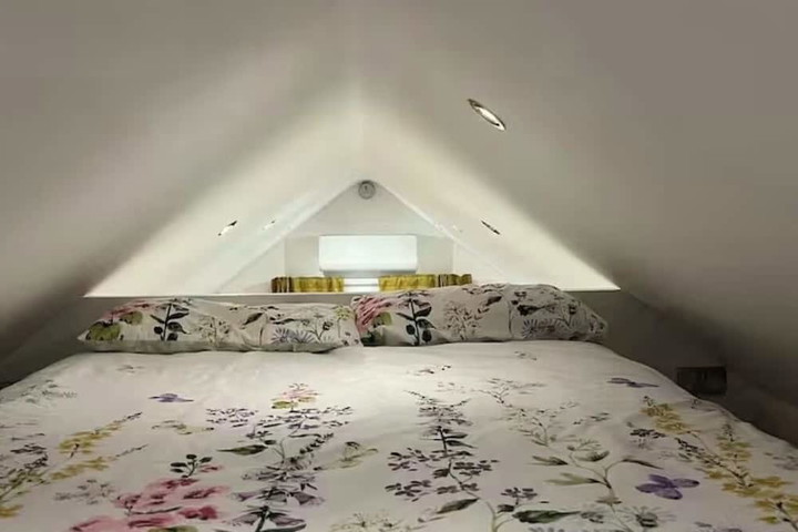 Cosy Retreat By The River, Tucked Away Tiny House - Epsom