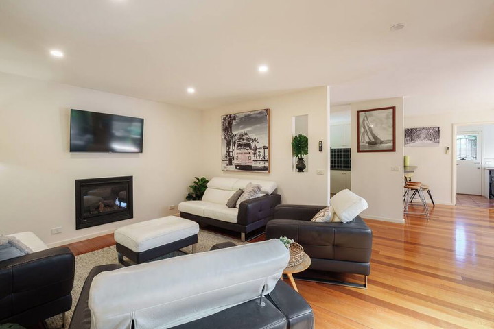 The Parade Retreat | Pet Friendly | Fireplace - Point Lonsdale