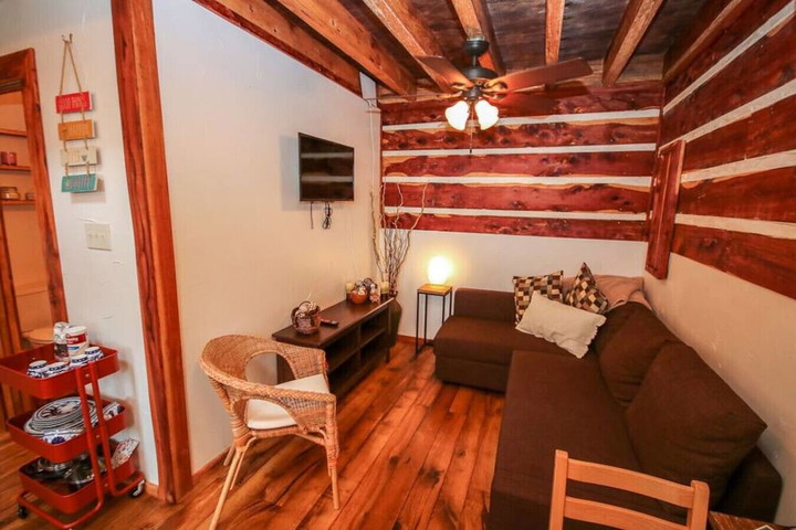 Romantic Innisfree Cottage W/ Lakeview & Firepit! - Chandler, TX