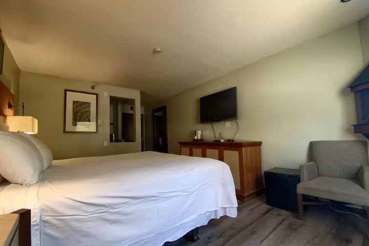 King Room At The Retreat On Charleston Peak W/ Free Parking & Game Lounge! - Parque nacional del Valle de la Muerte
