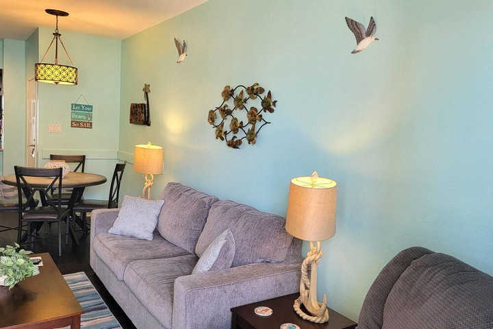 Beach Hideaway, Walk To The Beach, Pool, Hot Tub, And Gym - Texas