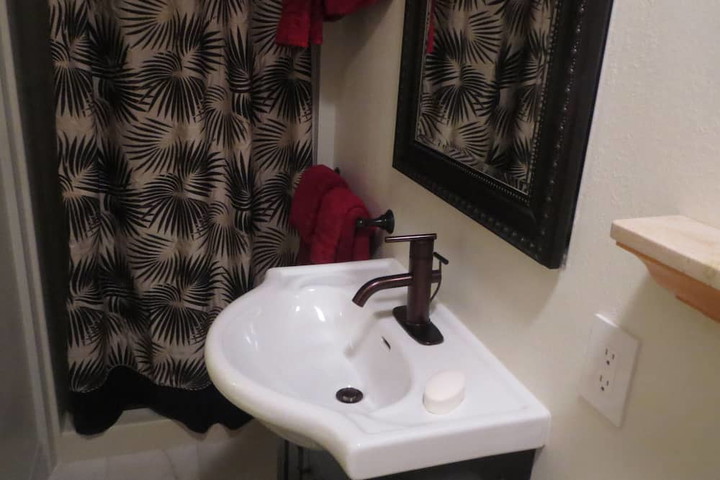 Beautiful Efficiency: Full Size Kitchen, Pet & 420 Friendly, Walk To Everything - ベリンハム, WA