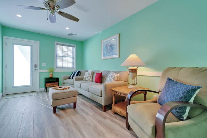 Across The Street From The Beach With Ev Charger.  Unit A In Duplex - Old Orchard Beach