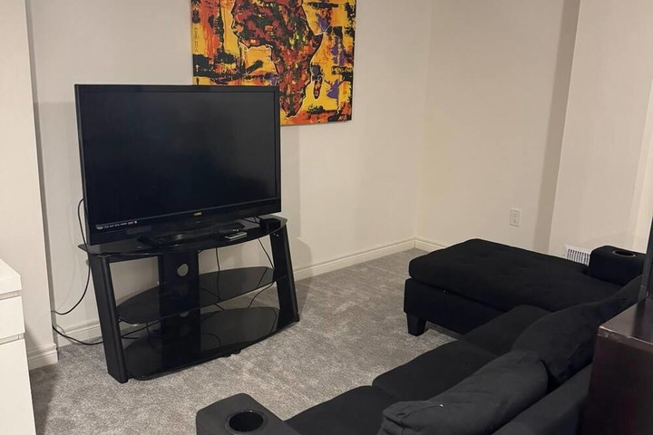 Basement With Own Washroom And Parking - Oshawa