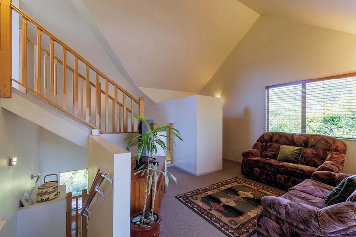 The Boat Shed - Lake ōKareka Views, Sleeps 4 - Rotorua