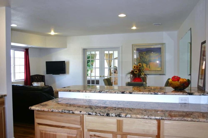 Elegant Executive Loft In Historical Downtown Littleton - Littleton, CO