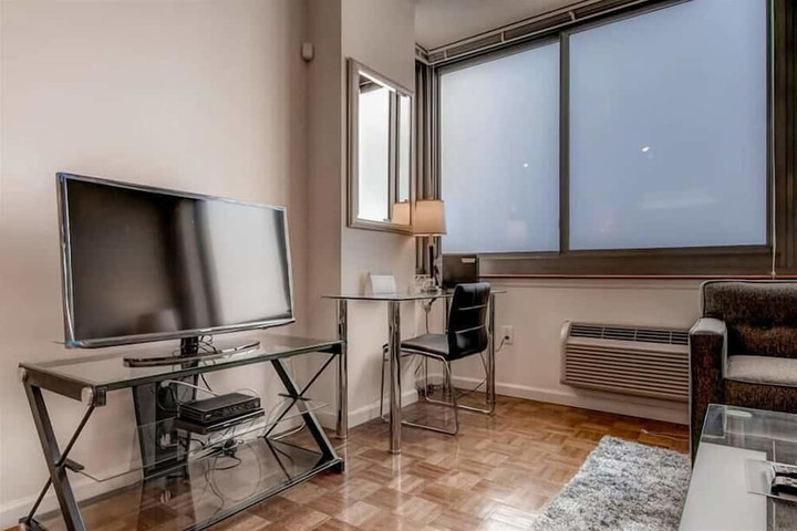 Spacious 1br | Full Kitchen | Near Path By Gls - Brooklyn, NY